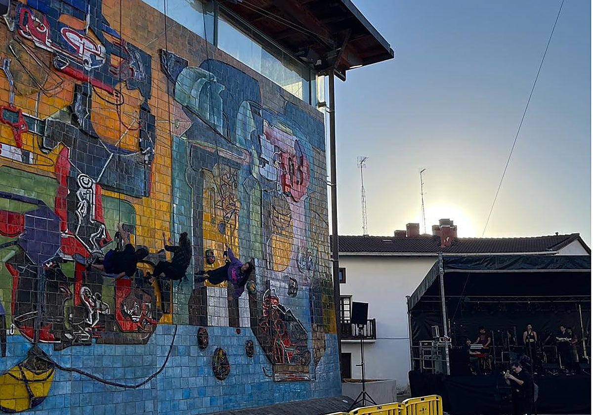 Zumetaren muralak 50 urte bete ditu Usurbilen | El Diario Vasco